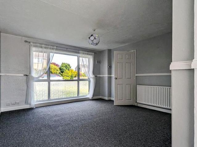 3 bedroom end of terrace house to rent