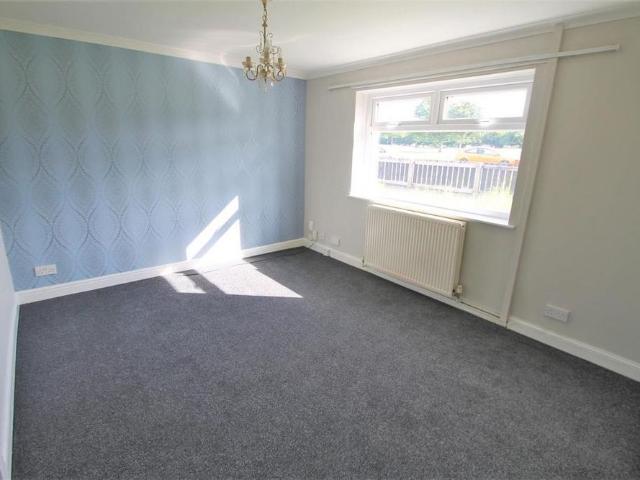 3 bedroom end of terrace house to rent