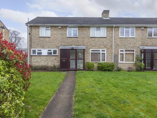 3 bedroom end of terrace house to rent