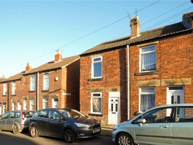 3 bedroom end of terrace house to rent