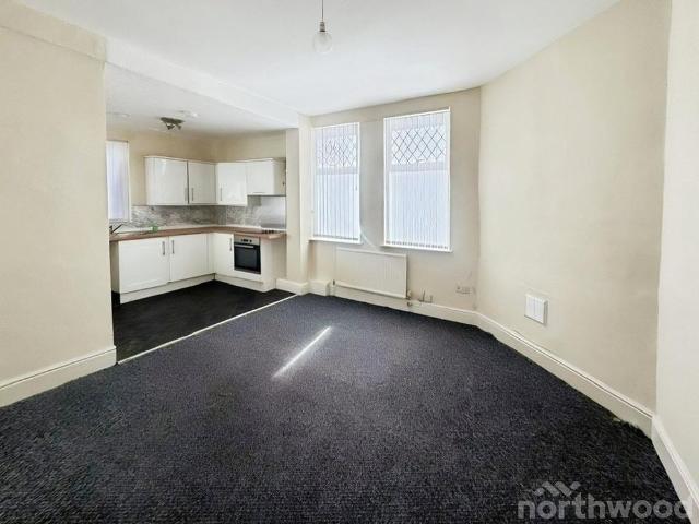 3 bedroom end of terrace house to rent
