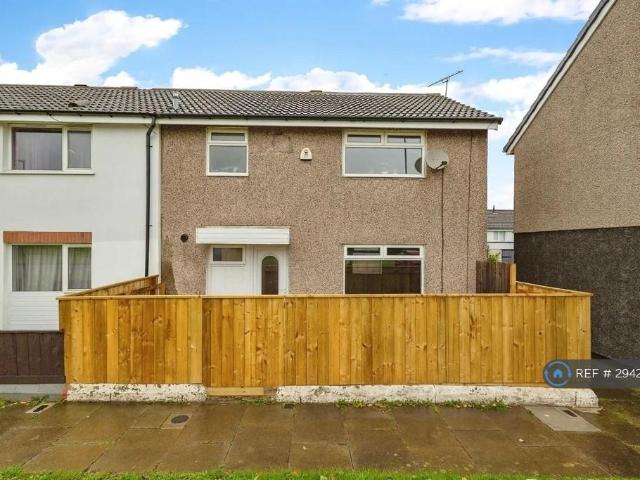 3 bedroom end of terrace house to rent