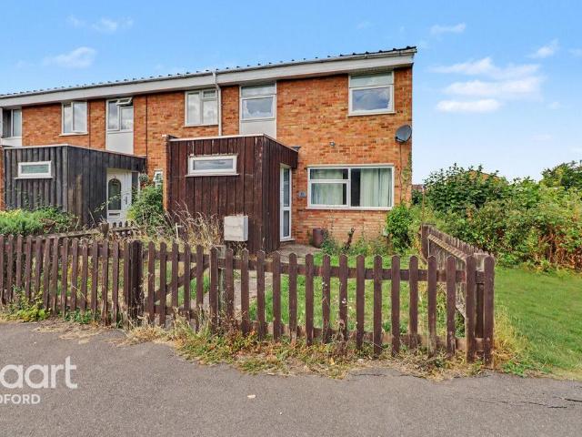 3 bedroom end of terrace house to rent