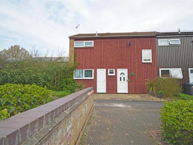 3 bedroom end of terrace house to rent