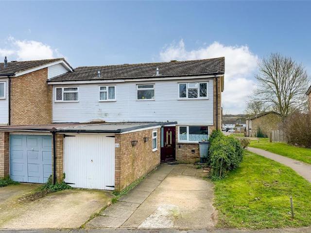 3 bedroom end of terrace house to rent