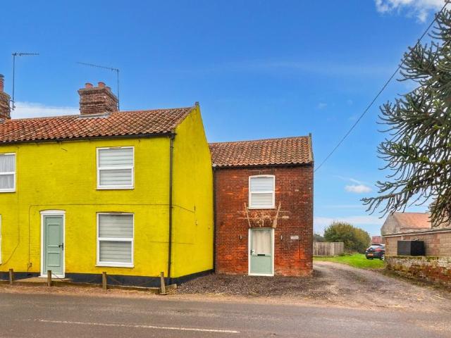 3 bedroom end of terrace house to rent