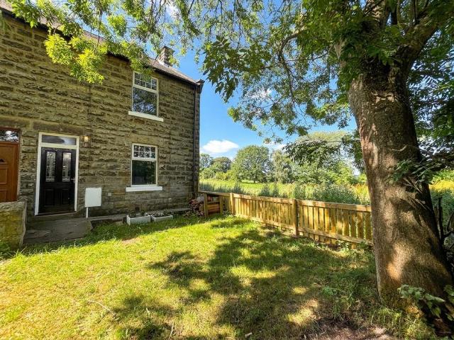 3 bedroom end of terrace house to rent