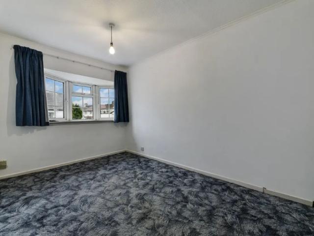3 bedroom end of terrace house to rent