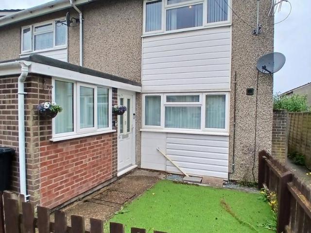 3 bedroom end of terrace house to rent
