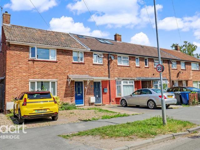 3 bedroom end of terrace house to rent