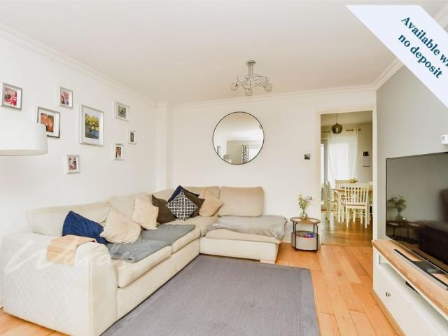3 bedroom end of terrace house to rent