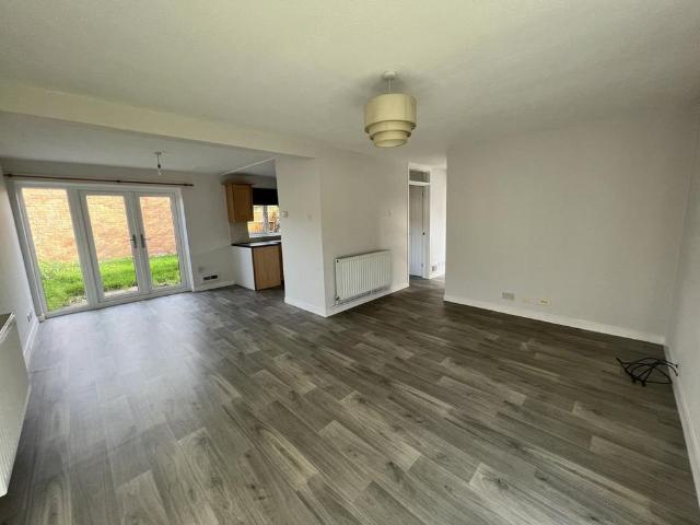 3 bedroom end of terrace house to rent