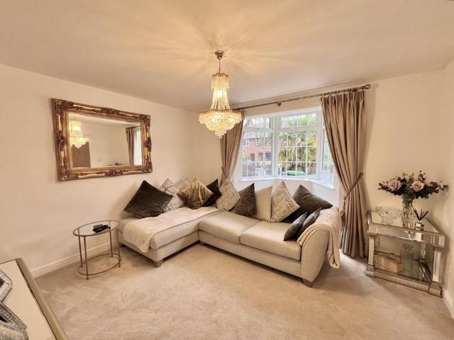 3 bedroom end of terrace house to rent