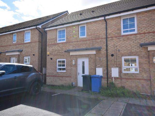3 bedroom end of terrace house to rent