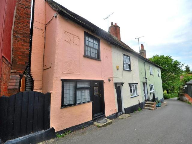 3 bedroom end of terrace house to rent