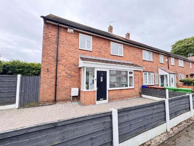 3 bedroom end of terrace house to rent