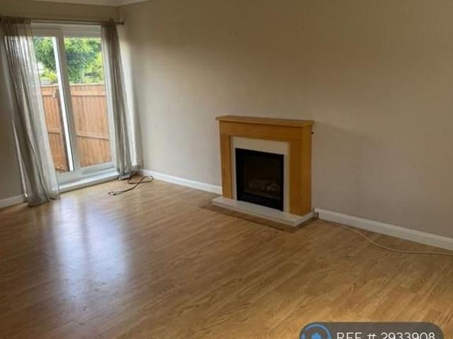 3 bedroom end of terrace house to rent