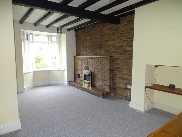 3 bedroom end of terrace house to rent