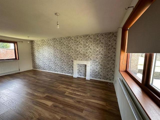 3 bedroom end of terrace house to rent