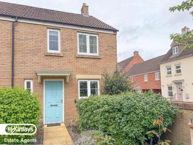 3 bedroom end of terrace house to rent