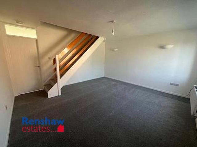 3 bedroom end of terrace house to rent