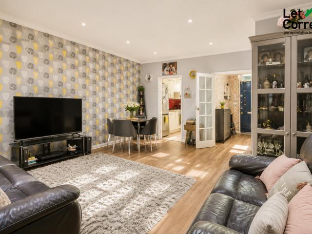 3 bedroom end of terrace house to rent