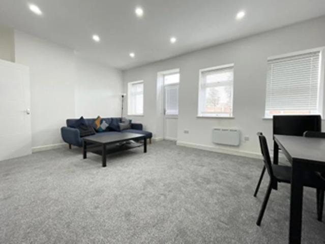 3 bedroom end of terrace house to rent