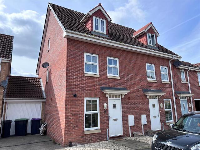3 bedroom end of terrace house to rent
