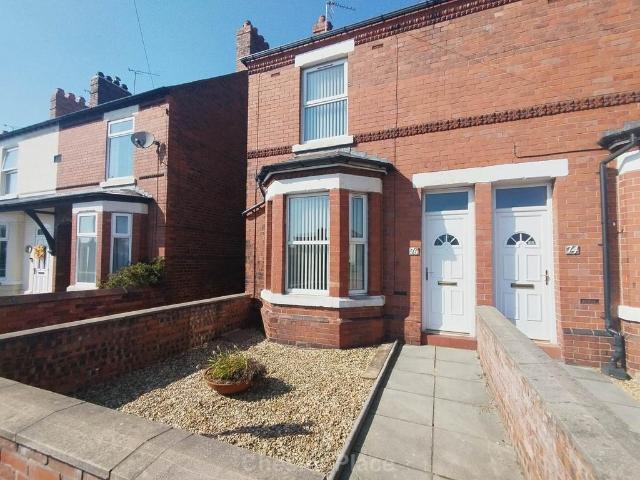 3 bedroom end of terrace house to rent