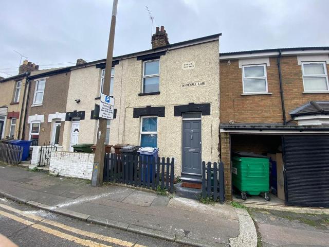 3 bedroom end of terrace house to rent