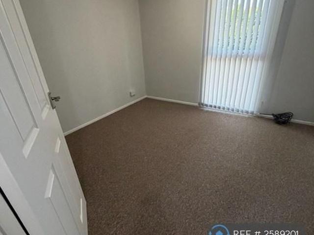 3 bedroom end of terrace house to rent