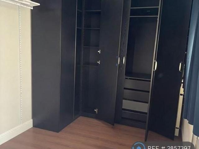 3 bedroom end of terrace house to rent