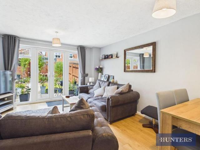 3 bedroom end of terrace house to rent