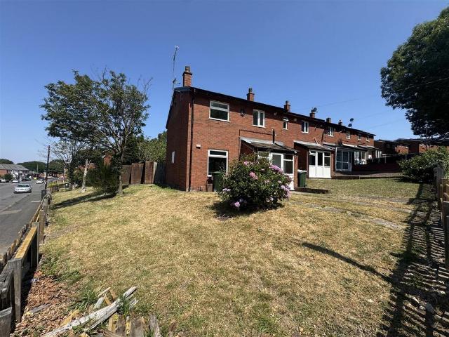 3 bedroom end of terrace house to rent
