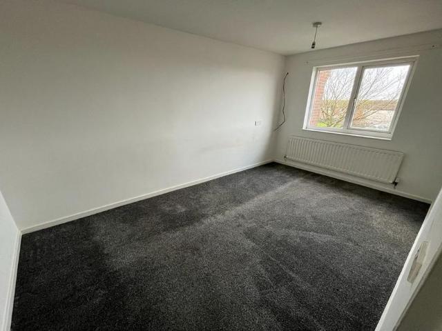 3 bedroom end of terrace house to rent