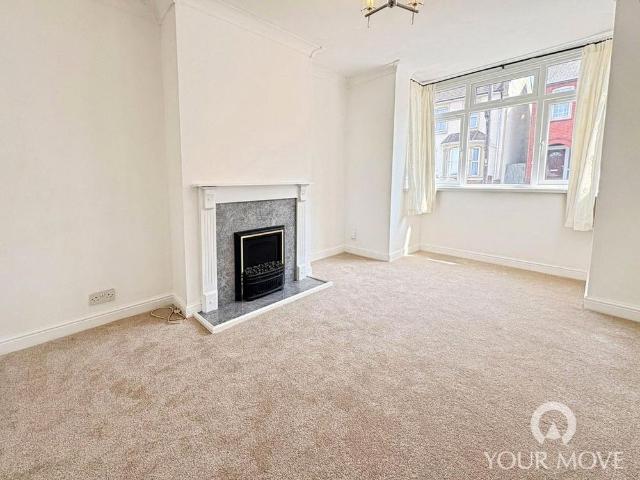 3 bedroom end of terrace house to rent