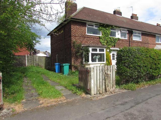 3 bedroom end of terrace house to rent