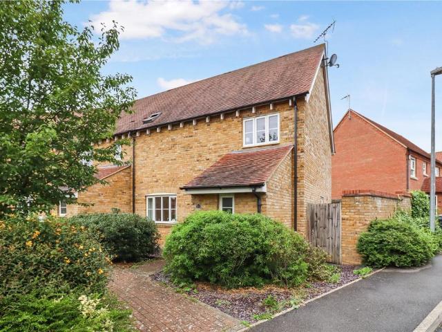 3 bedroom end of terrace house to rent
