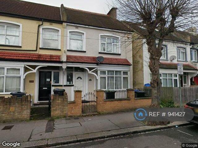 3 bedroom end of terrace house to rent