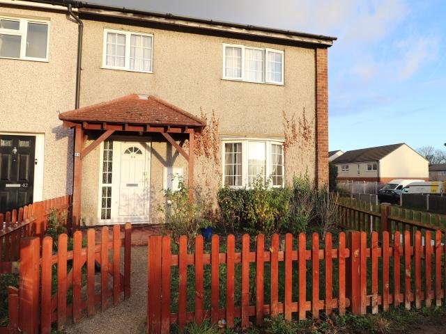 3 bedroom end of terrace house to rent
