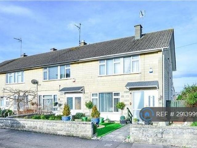 3 bedroom end of terrace house to rent