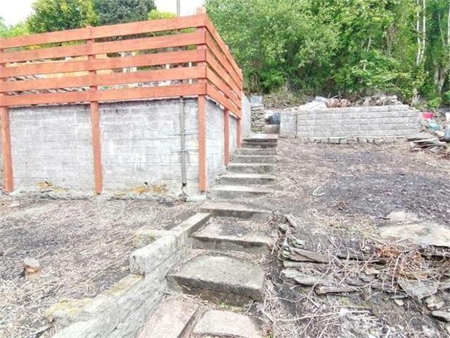 3 bedroom end of terrace house to rent