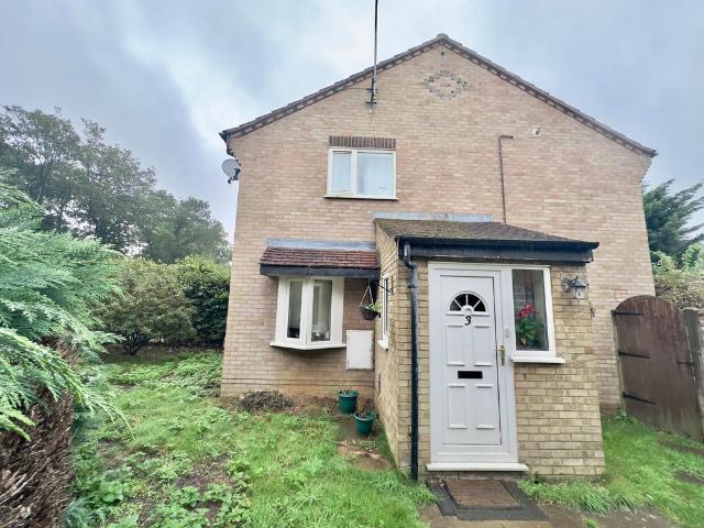 3 bedroom end of terrace house to rent