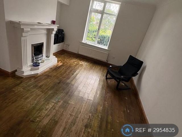 3 bedroom end of terrace house to rent