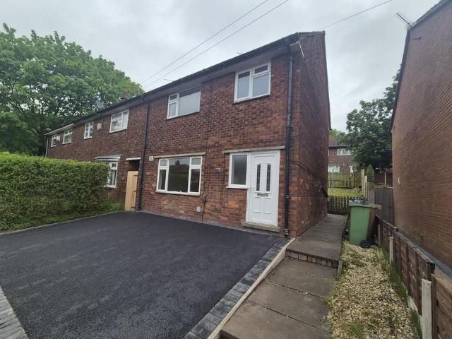 3 bedroom end of terrace house to rent