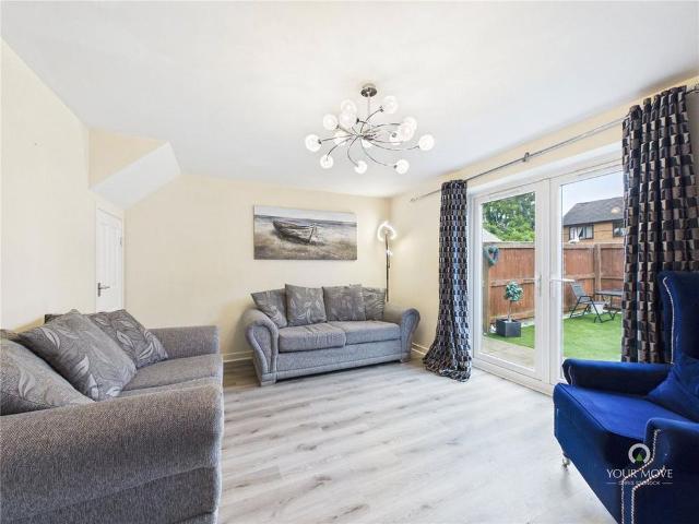 3 bedroom end of terrace house to rent