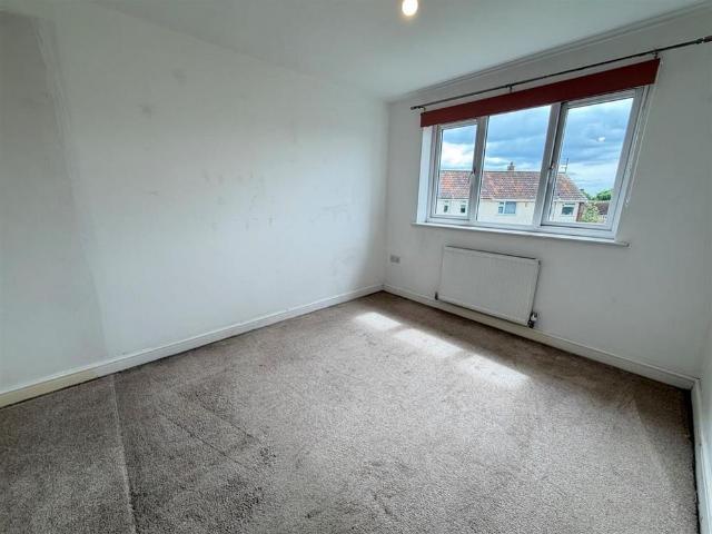 3 bedroom end of terrace house to rent