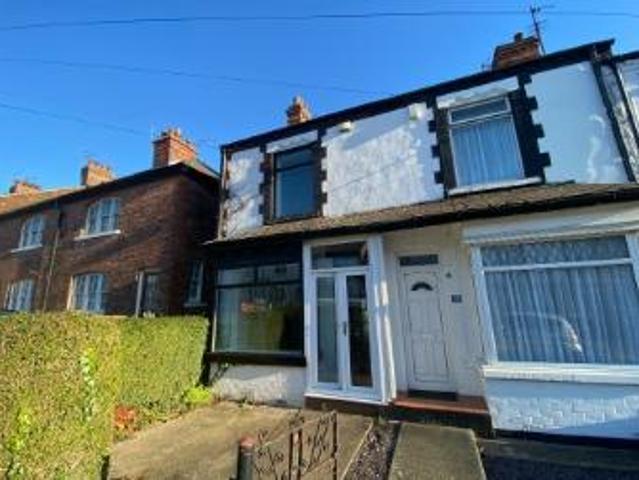 3 bedroom end of terrace house to rent