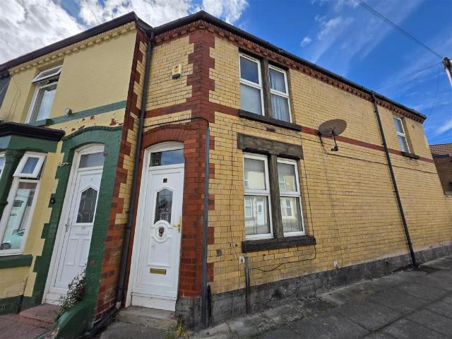 3 bedroom end of terrace house to rent