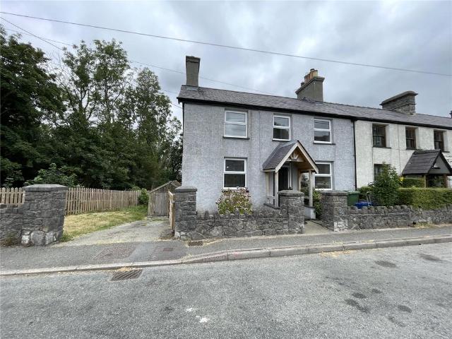 3 bedroom end of terrace house to rent